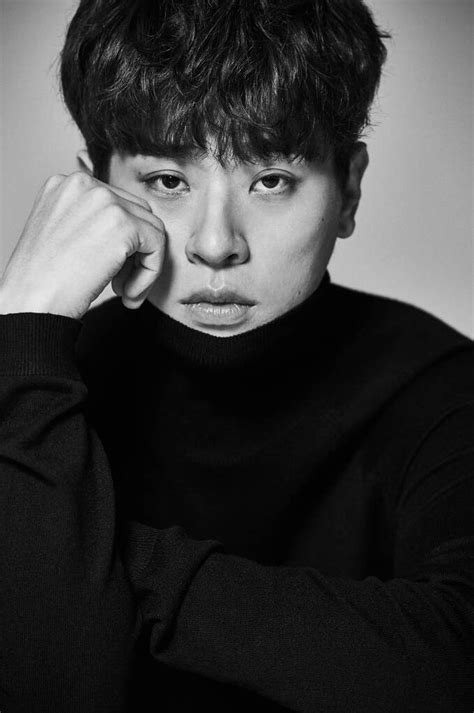 비바100 영화 변산 박정민 강박과 애증 사이의 연기에 꽂히다 브릿지경제