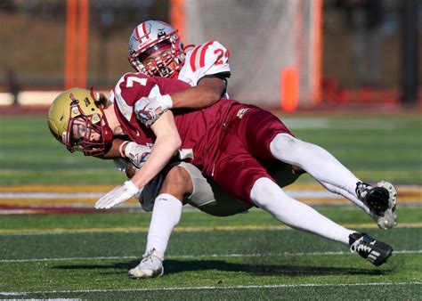 High School Football Roundup Darius Braithwaite Lincoln Sudbury Run