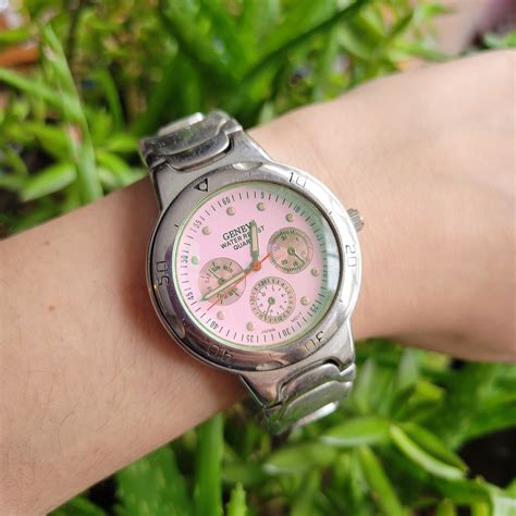 Vintage Pink Geneva Elite Irridescent Chunky Sports Quartz Calendar