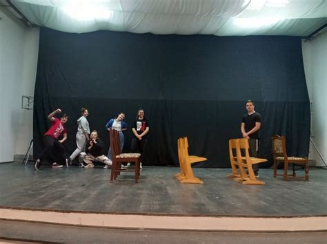 Četrdeset Mladih Učestvuje U Pripremi Teatarskog Performansa Teatar Na