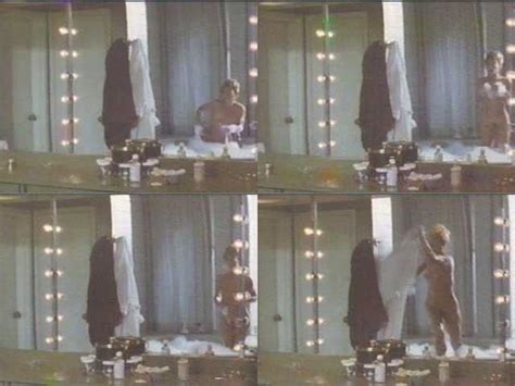Naked Amy Irving In Kleptomania