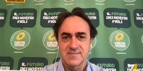 Angelo Bonelli Chi è Il Deputato Di Avs Vita Privata E Carriera Le Battaglie Contro Lilva E