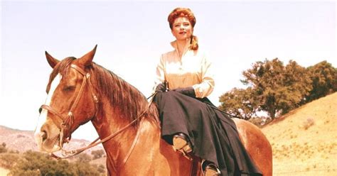 Why Did Amanda Blake Leave Gunsmoke On Miss Kittys Departure