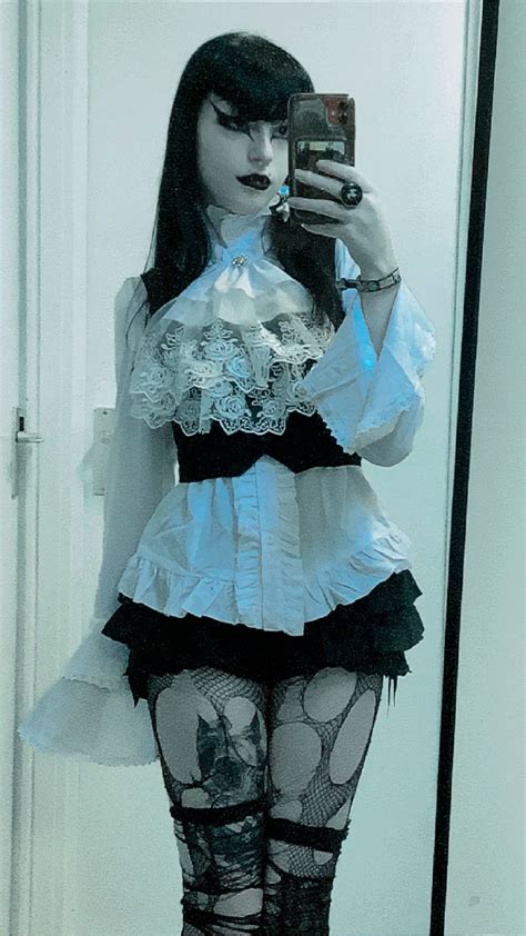 Vampire Goth Outfit 🖤 Vampiric Goth Outfits Ghost Goth Aesthetic