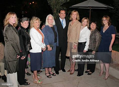 1089 Amy Madigan Photos And High Res Pictures Getty Images