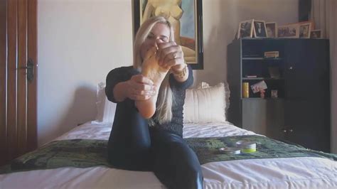 Adorando Os Pes E Mamando Uma Crossdresser 5 Free Porn C4 Xhamster