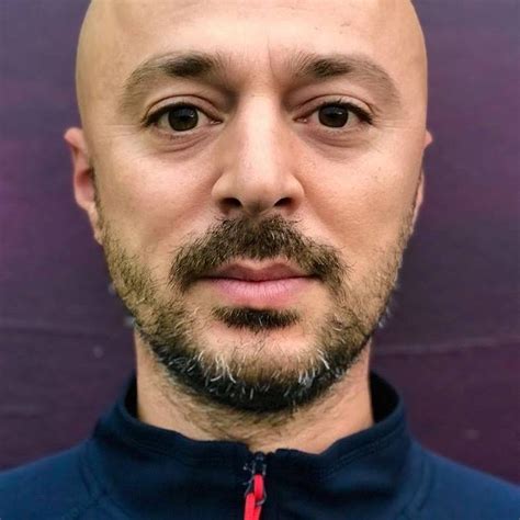 Andrei Rosu Andrei Rosu Added A New Photo