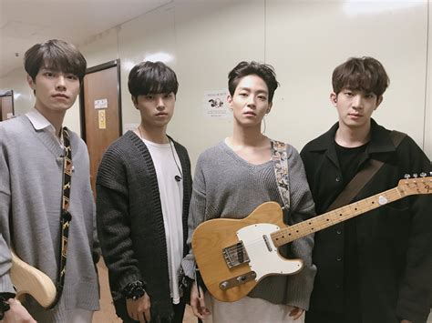 Korean Band Rose At Carl Cohn Blog