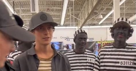 핼러윈 맞아 흑인 죄수로 분장한 백인 소년들