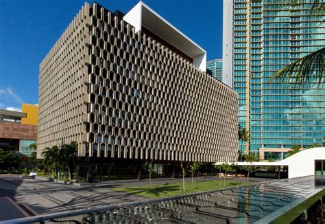 A Look Into Hawaii S Iconic Ibm Building Home