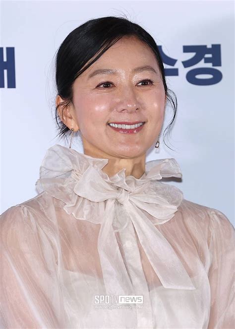 포토s 김희애 우아한 시스루