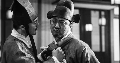 상의원 마동석 시스루 한복 몸 둘 바를 모르겠더라