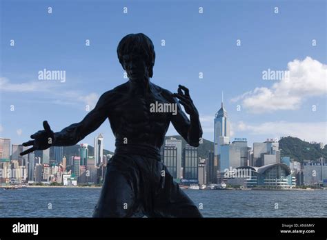 Bruce Lee Statue On The Avenue Of Stars Kowloon Hong Kong China Stock