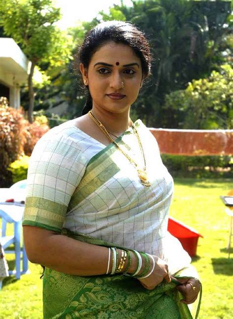 Pavitra Lokesh Photos Gallery Udhayanila Groups