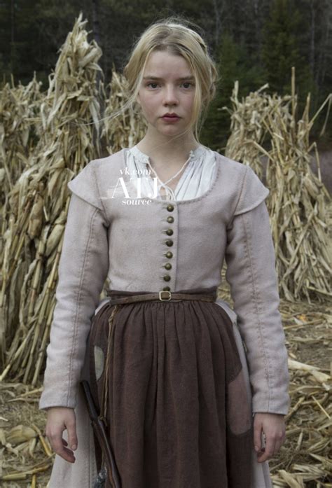 The Witch Movie Anya Joy Actrices Hollywood Cottagecore Buttoned Blouse