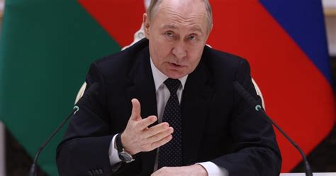 Mystery Fire Tears Through Putins Palace That Houses A Nuke Bunker News World Metro News