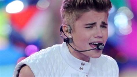 Justin Bieber Beauty And A Beat Live Performance 1080p Hd Victorias