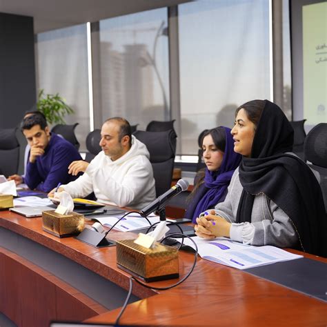 ‎سرمایه‌گذار خطرپذیر گروه صنعتی گلرنگ‎ ‎دوشنبه، ۱۳ اسفند، سالن