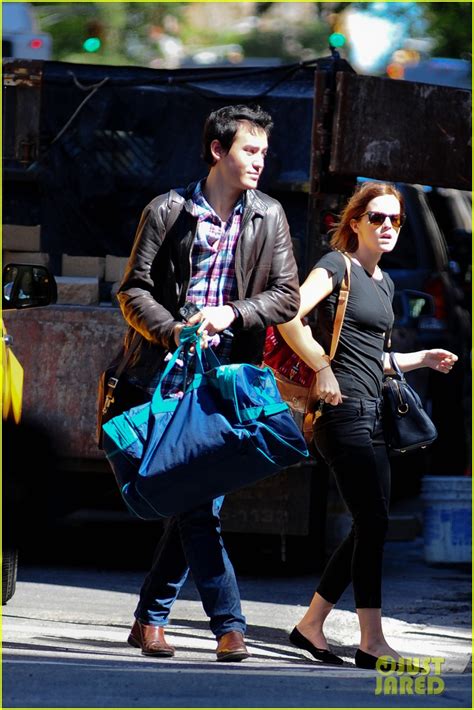 Photo Emma Watson Luggage Taxi 03 Photo 2722900 Just Jared
