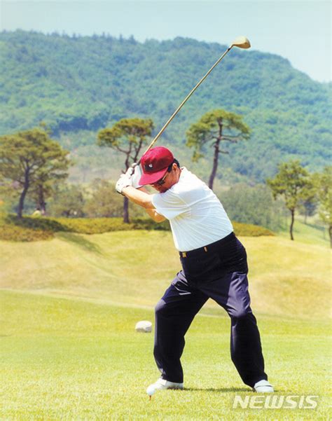 김종필 전 총리 별세 99년 골프 치던 모습