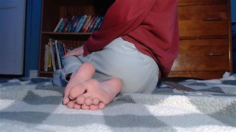 Webcam Feet 6 By Maplefemfeet On Deviantart