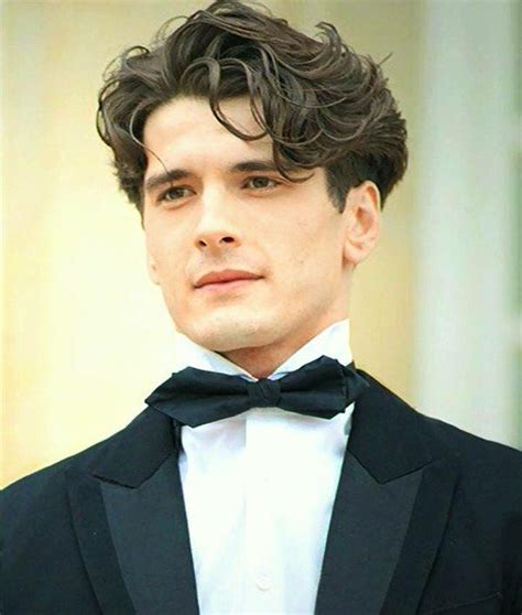 Yon González World Fans On Twitter Wavy Hair Men Men Haircut Styles