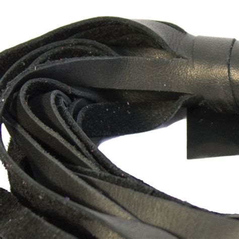 Soft Flogger 12 Black Thatmood