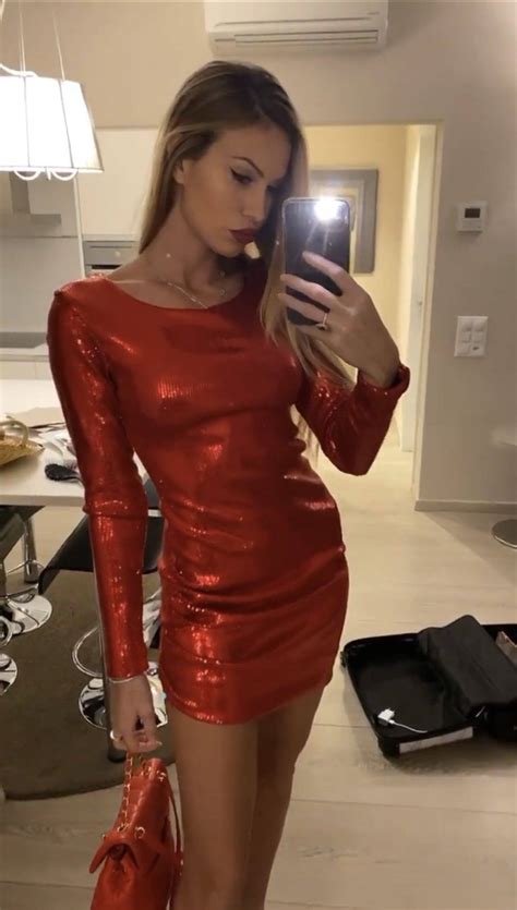 Taylor Mega Botti Di Natale Il Vestito è Provocante Foto