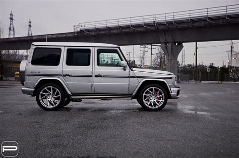 Light Gray Mercedes G Class On Chrome Wheels With Exotic Design — Carid