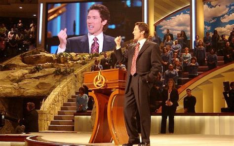 Joel Osteen Opens Houston Megachurch To Jews Whose Synagogue Was