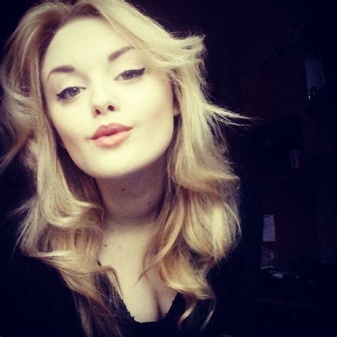 Foto De Blonde Duckface It Will Look Better After Party