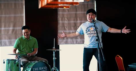 Найз нөхөрлөлийн үнэ цэнэ цаг хугцааг хайрлаж явах хичнээн сайхан