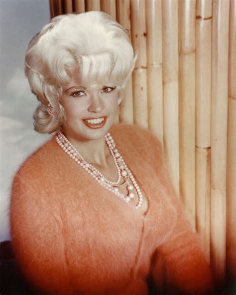 20 Photos Of Blonde Bombshell Jayne Mansfield The Vintage News