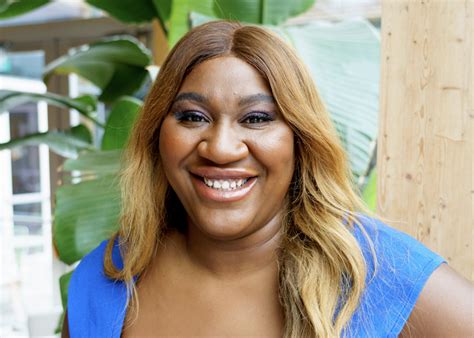 Mélissa Bédard était époustouflante En Jupe De Cuir Lors De Ce Lancement