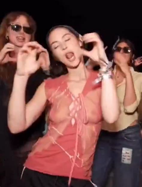 Celebrity Nudeflash Picture 20257originalgracieabramssee