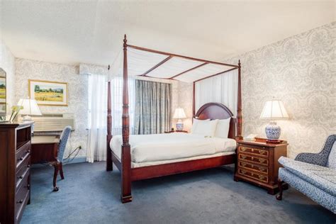 The Farmington Inn And Suites Historic Boutique Hotel