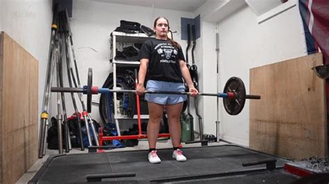 Meet Killinglys 19 Year Old Powerlifter The Day