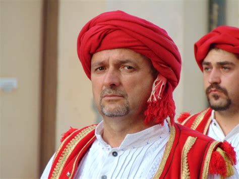 ObiČaji I Tradicija Za PoČetak Aurea Festa Najgizdavija Šokica Festivala Je Marta Grgić Iz