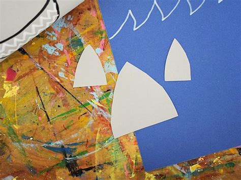 Paper Loop Sharks Shark Craft Ocean Crafts Summer Crafts