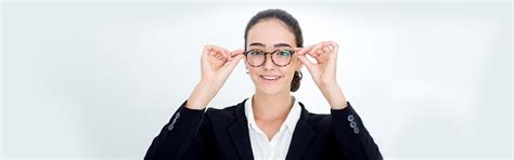 Your Guide To Choosing The Perfect Eyeglass Frames