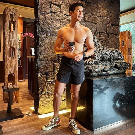 7 Potret Dimas Beck Dengan Tubuh Kekar Yang Disebut Siap Gantikan Engku