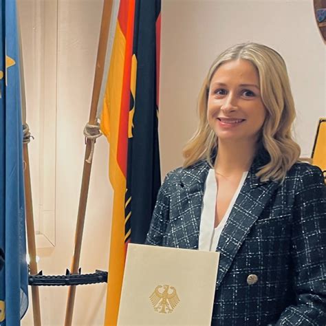Saskia Ackermann Bürosachbearbeiterin Bundeswehr Karriere Linkedin