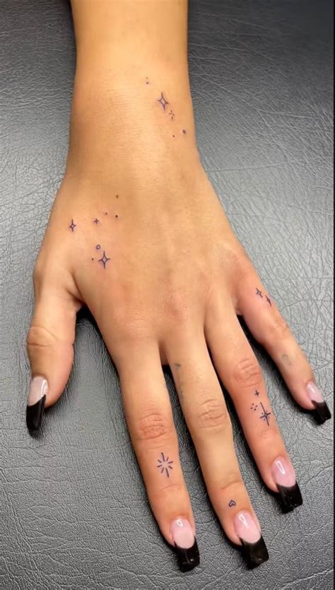 134 Small Hand Tattoos That Had Us Wishing For More Hands Inspirationde