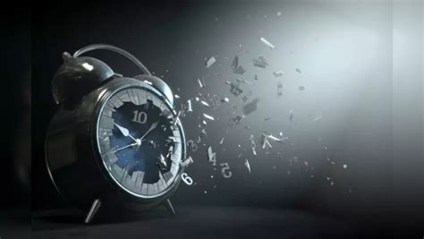 Keeping Broken Clocks Or Watches At Home Is Considered Inauspicious According To Astrology