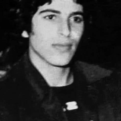 ראובן אלוני השיר ששורף את תחנות הרדיו סוגר מעגלים מילים ולחן ראובן אלוני מעבד ננסי ברנדס מבצע