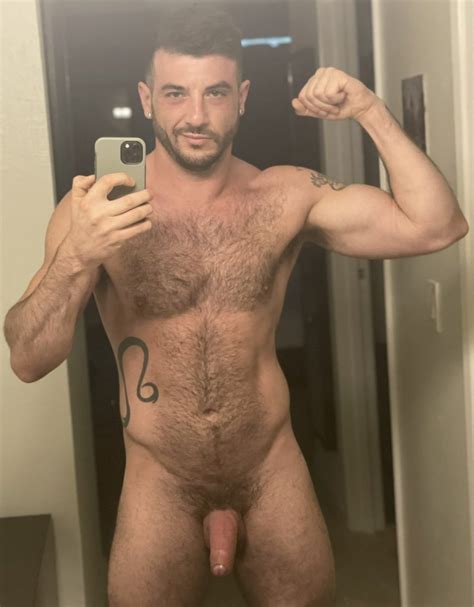 MODEL OF THE DAY IAN HOLMS Daily Squirt