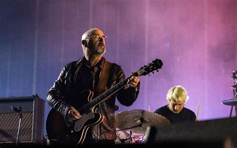 Oasis Star Bonehead Launches Foul Mouthed Tirade At Racist Fan After Stage Comeback Daily Star