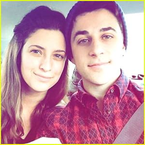 ‘wizards Of Waverly Place Star David Henrie Is Married To Maria Cahill