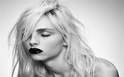 Hq Wallpapers Andrej Pejic Wallpapers
