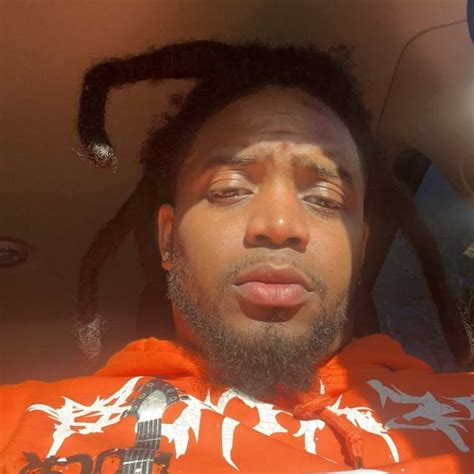 Robin Wood Fourtwentytwo • Threads Say More